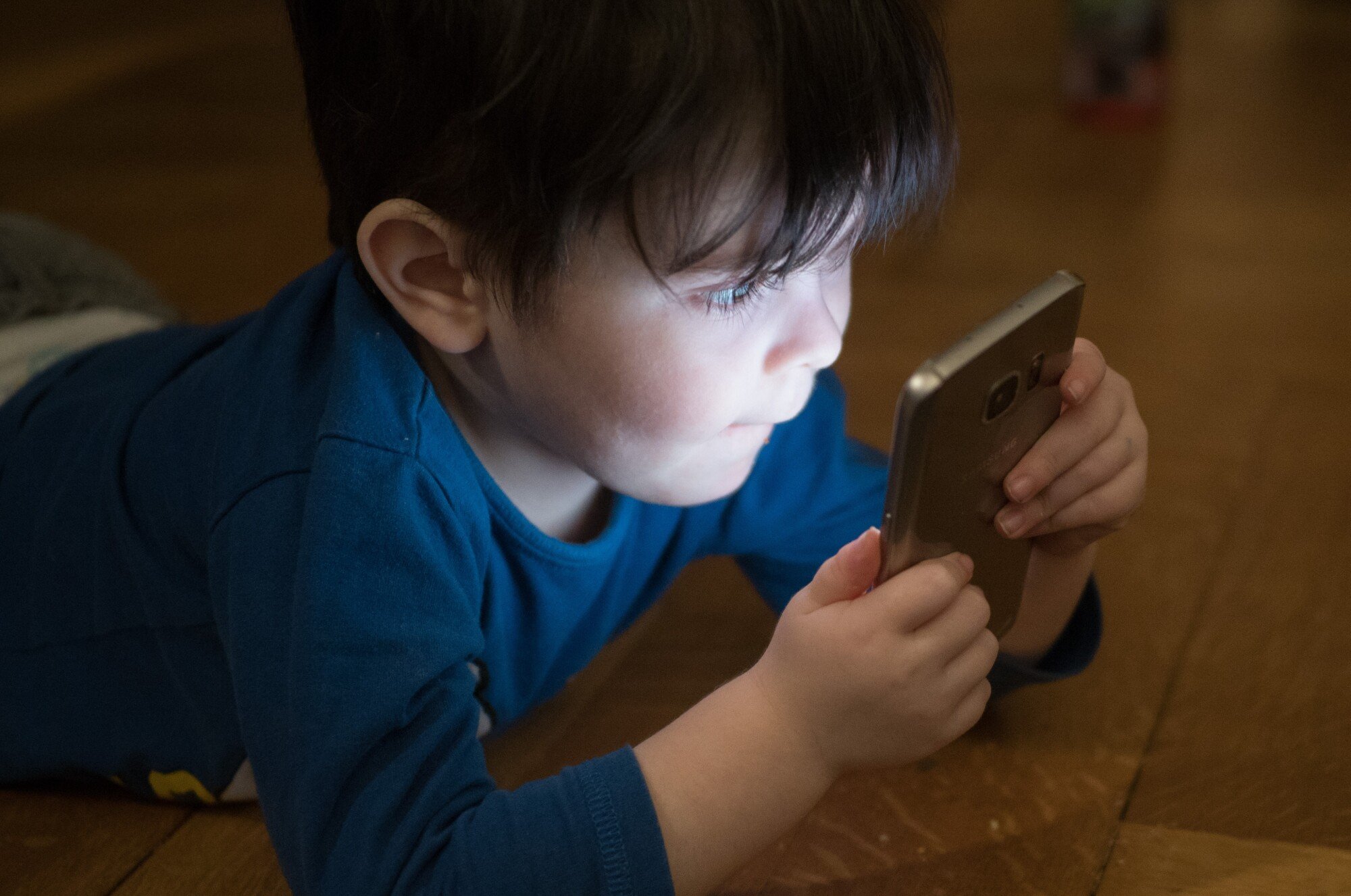 Tips for Managing Screen Time During the School Year - Thrive Pediatrics